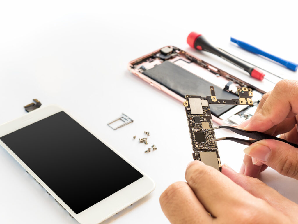 10 Reasons To Get Your Broken Screen Repaired - Smart Tech Repairs